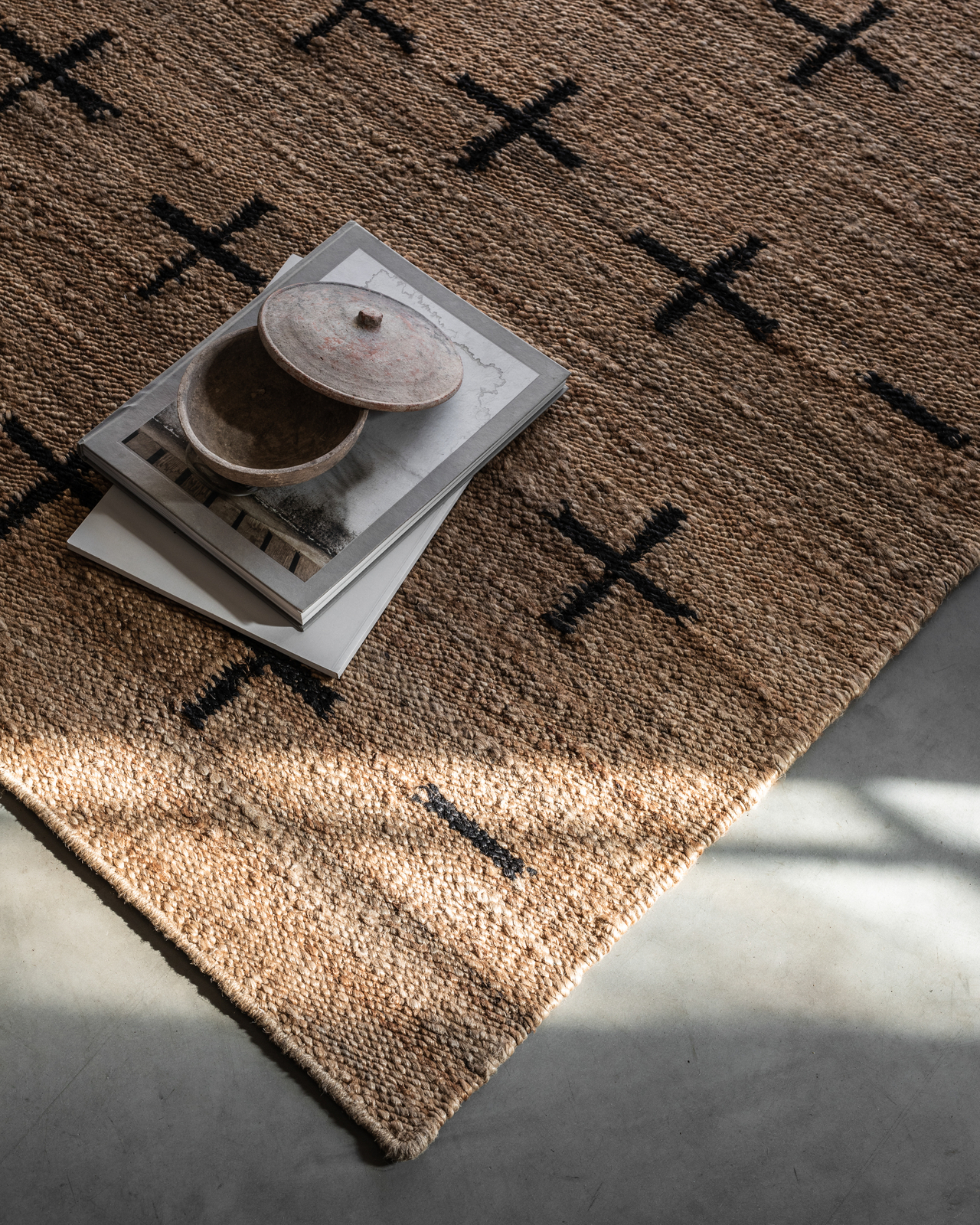 Jute Cross – Black | Natural Jute Rug | NORDIC KNOTS